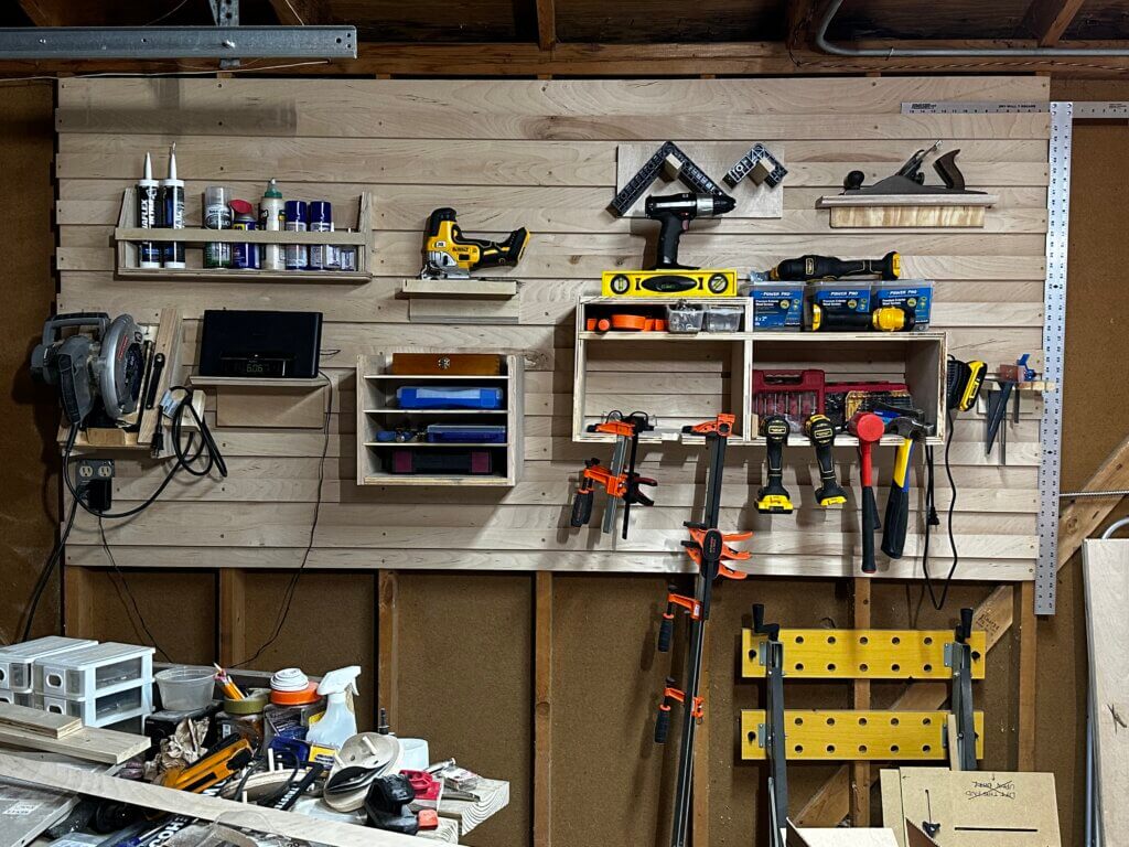 I made a french cleat wall – Wood Rather DIY